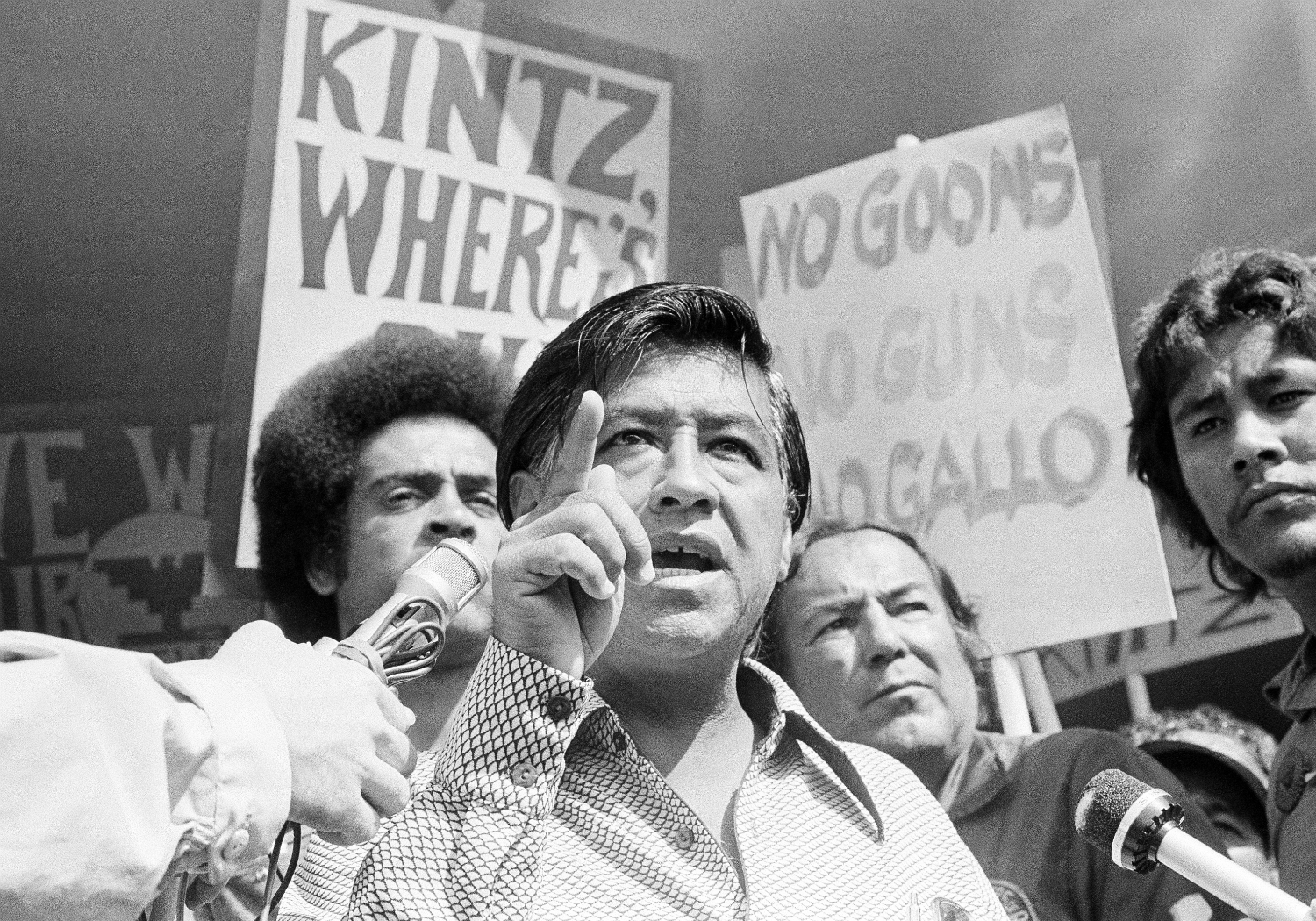 Out of the Fields, Onto the Screen: What ‘Cesar Chavez’ Gets Wrong ...
