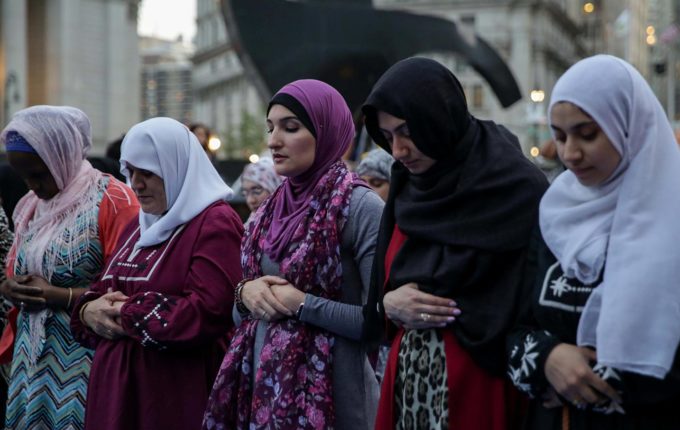 American Muslims Praying