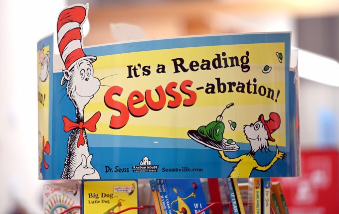 Dr Seuss Reading A Book